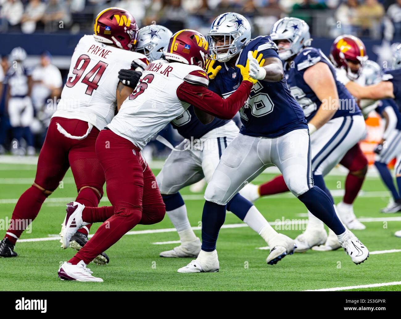 Arlington, United States. 05th Jan, 2025. Washington Commanders ...