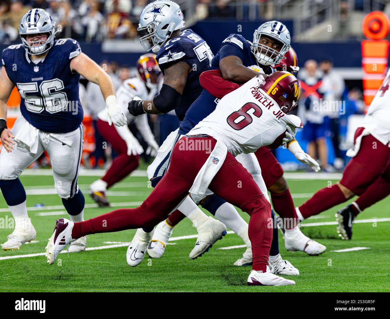 Arlington, United States. 05th Jan, 2025. Washington Commanders ...