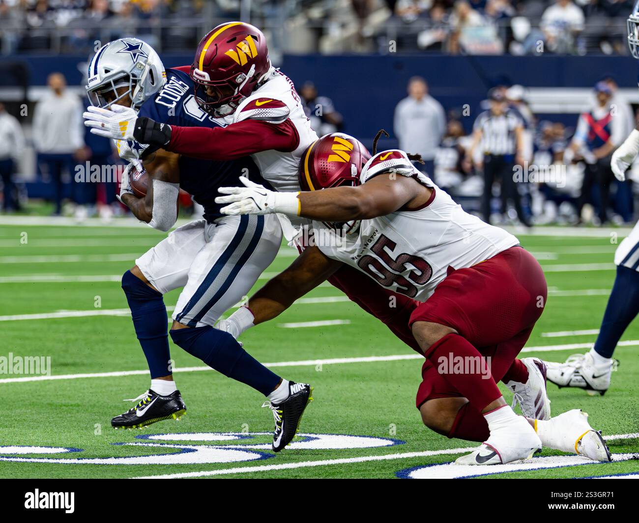 Arlington, United States. 05th Jan, 2025. Washington Commanders ...