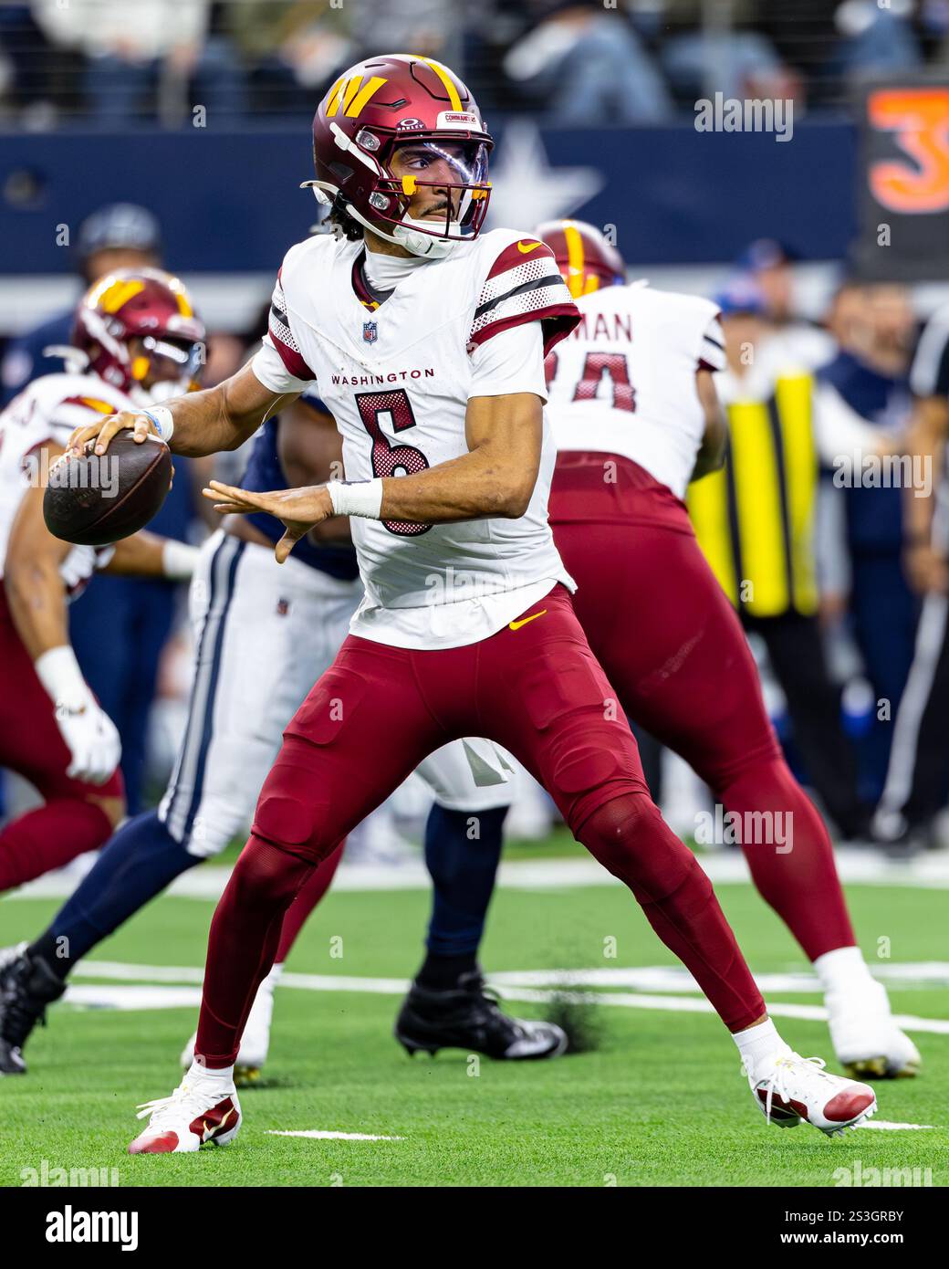 Arlington, United States. 05th Jan, 2025. Washington Commanders ...