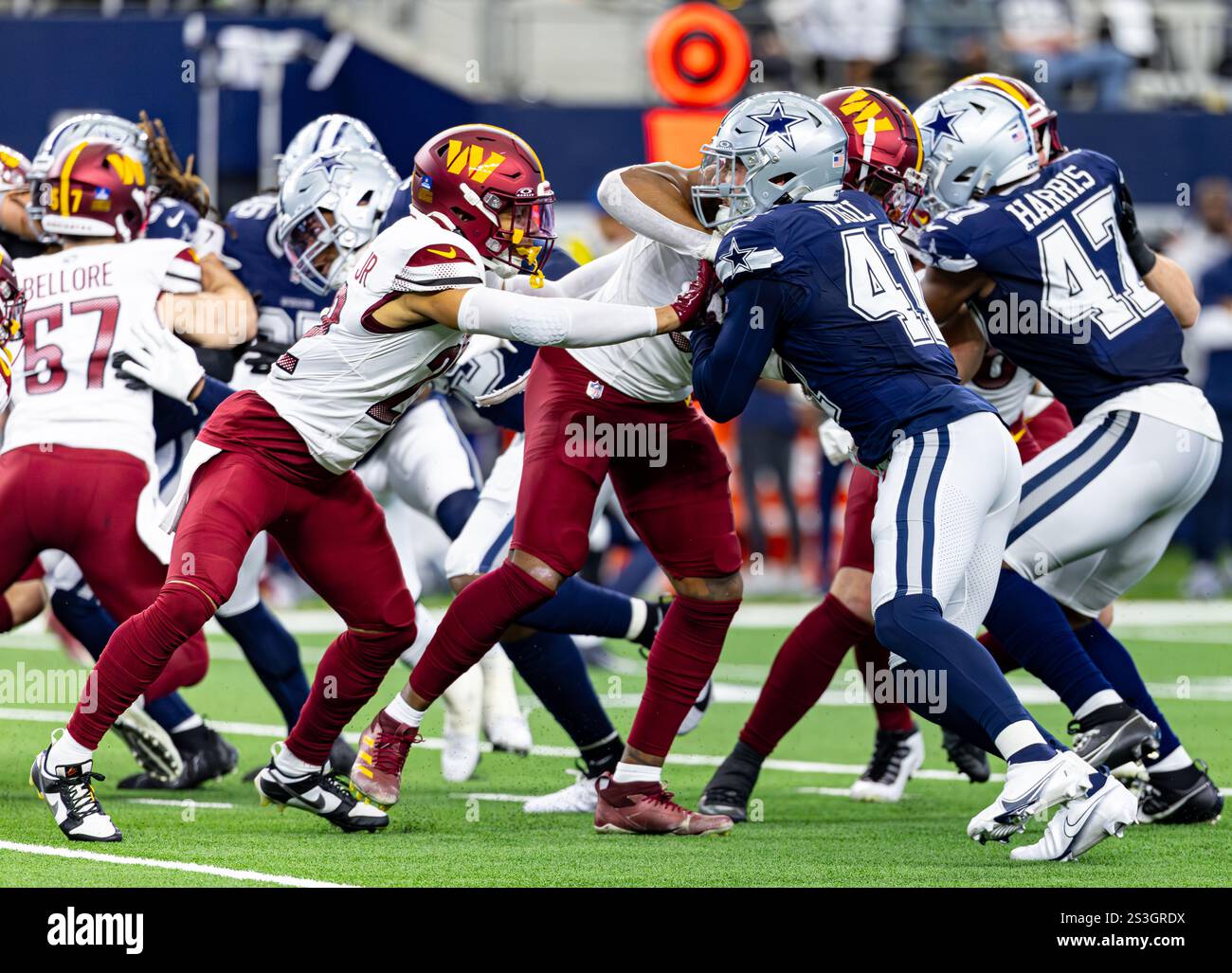 Arlington, United States. 05th Jan, 2025. Washington Commanders safety ...