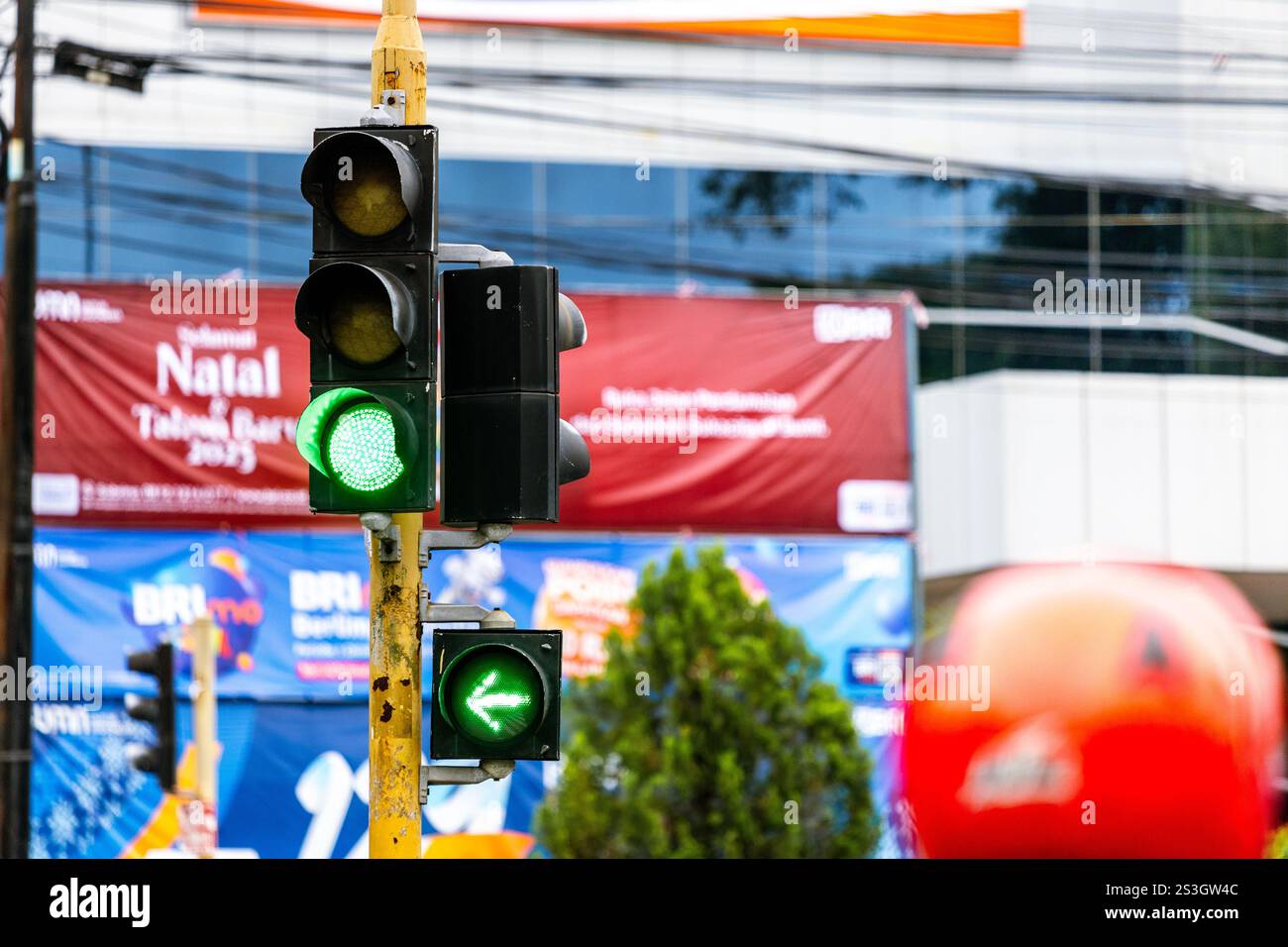 Traffic light on intersection. Green light, go ahead! Stock Photo - Alamy