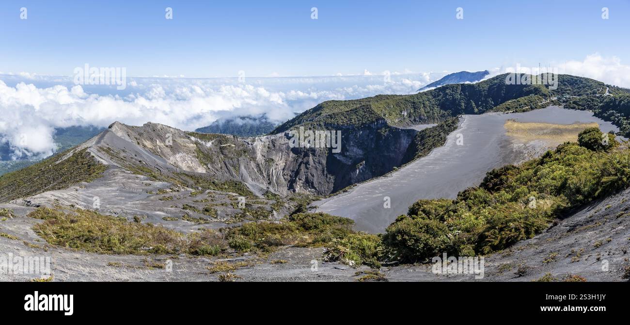 Crater of Irazu Volcano, Irazu Volcano National Park, Parque Nacional ...