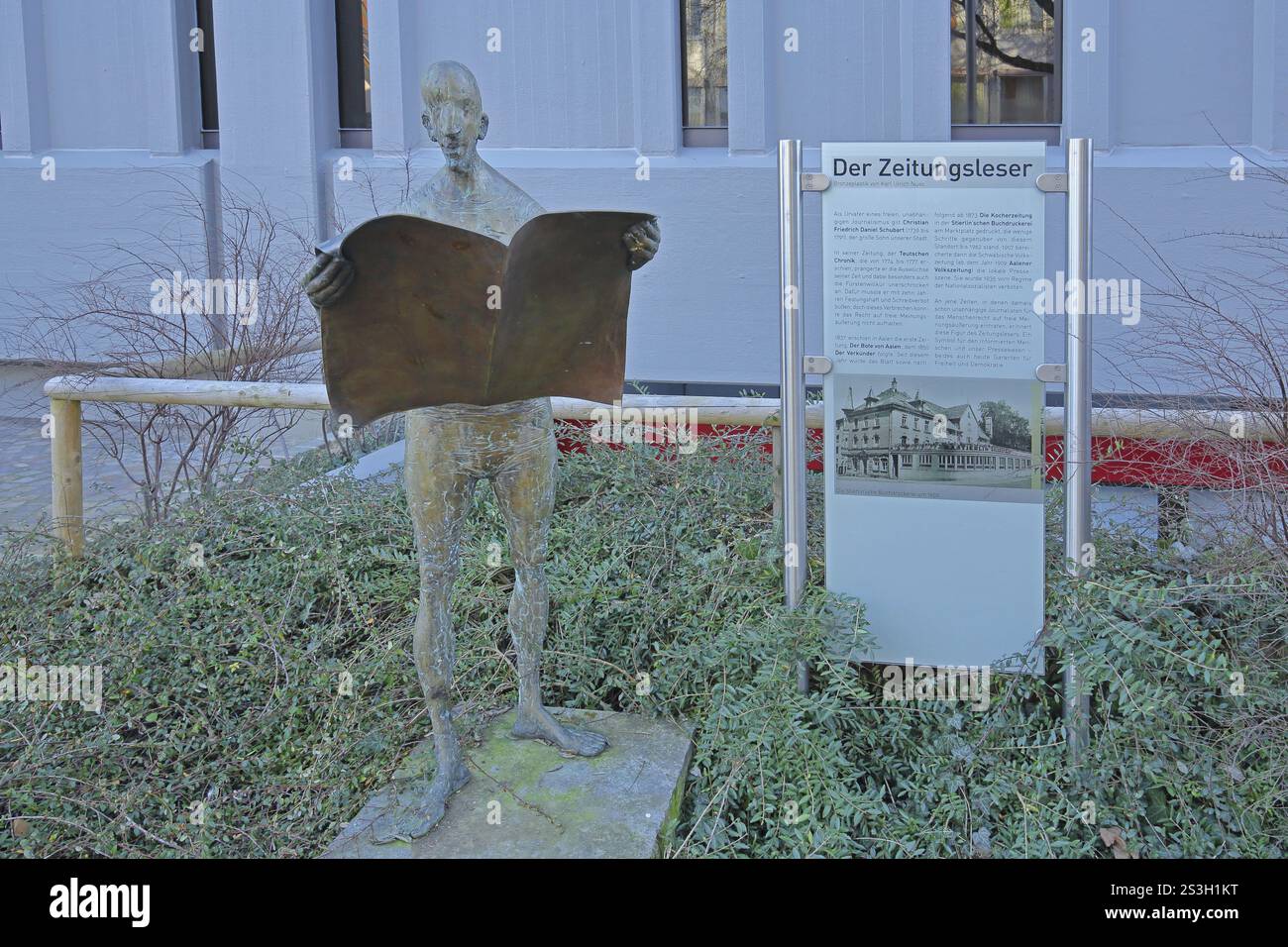 Sculpture Newspaper Reader by Karl Ulrich Nuss 2005 with historical ...