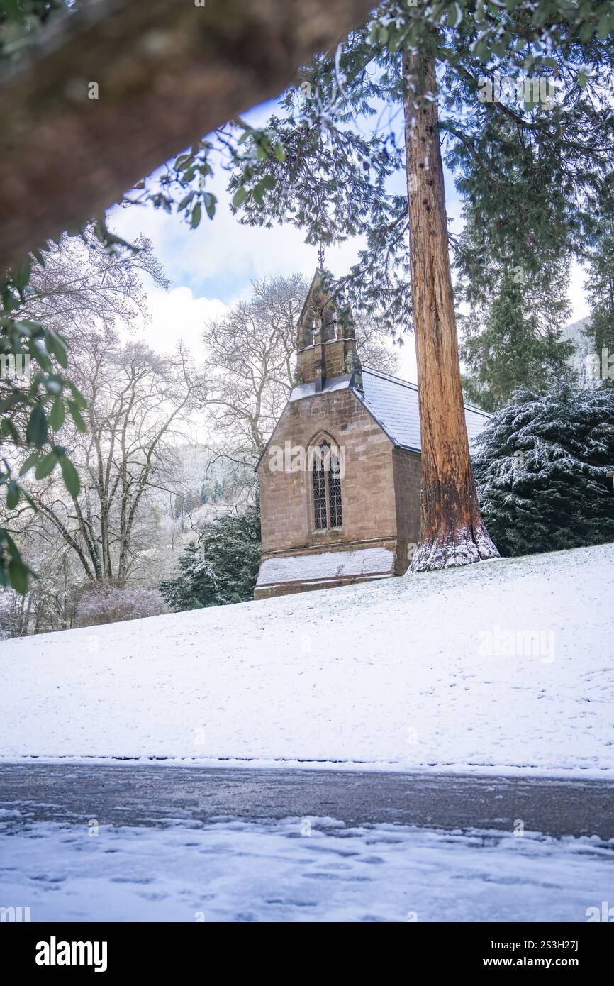 Small chapel surrounded trees hi-res stock photography and images - Alamy