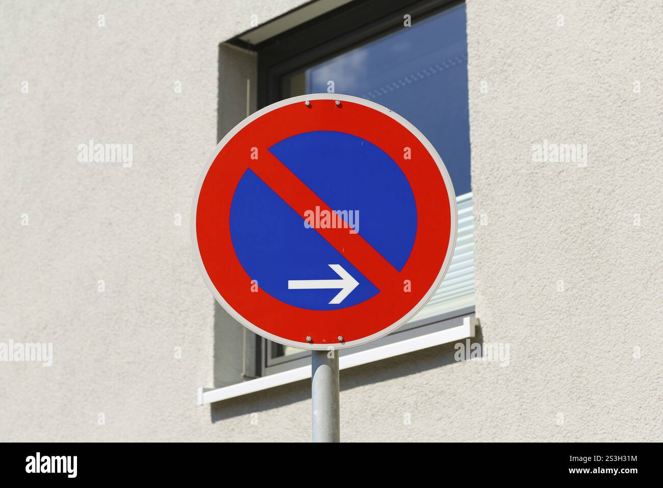 No parking sign, traffic sign 286, restricted stopping ban, road ...