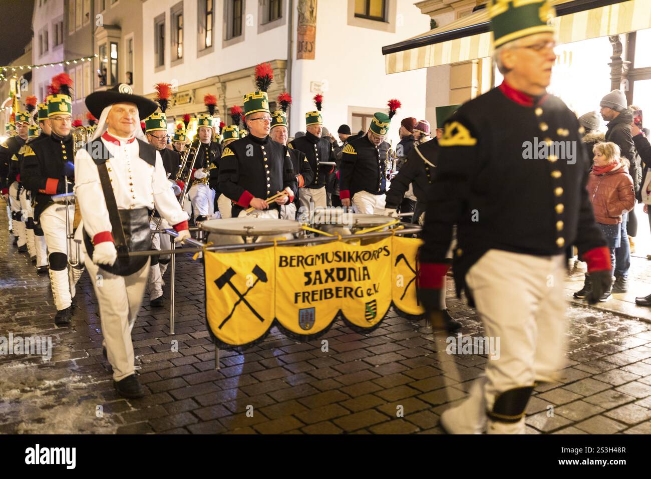 Mining parade through the old town centre of Freiberg, Erzgebirge ...