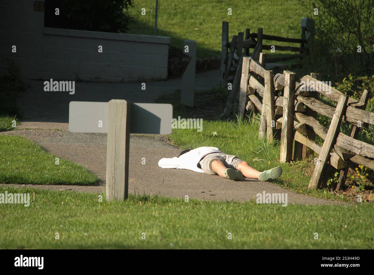 Person drugs alcohol outdoors hi-res stock photography and images - Alamy