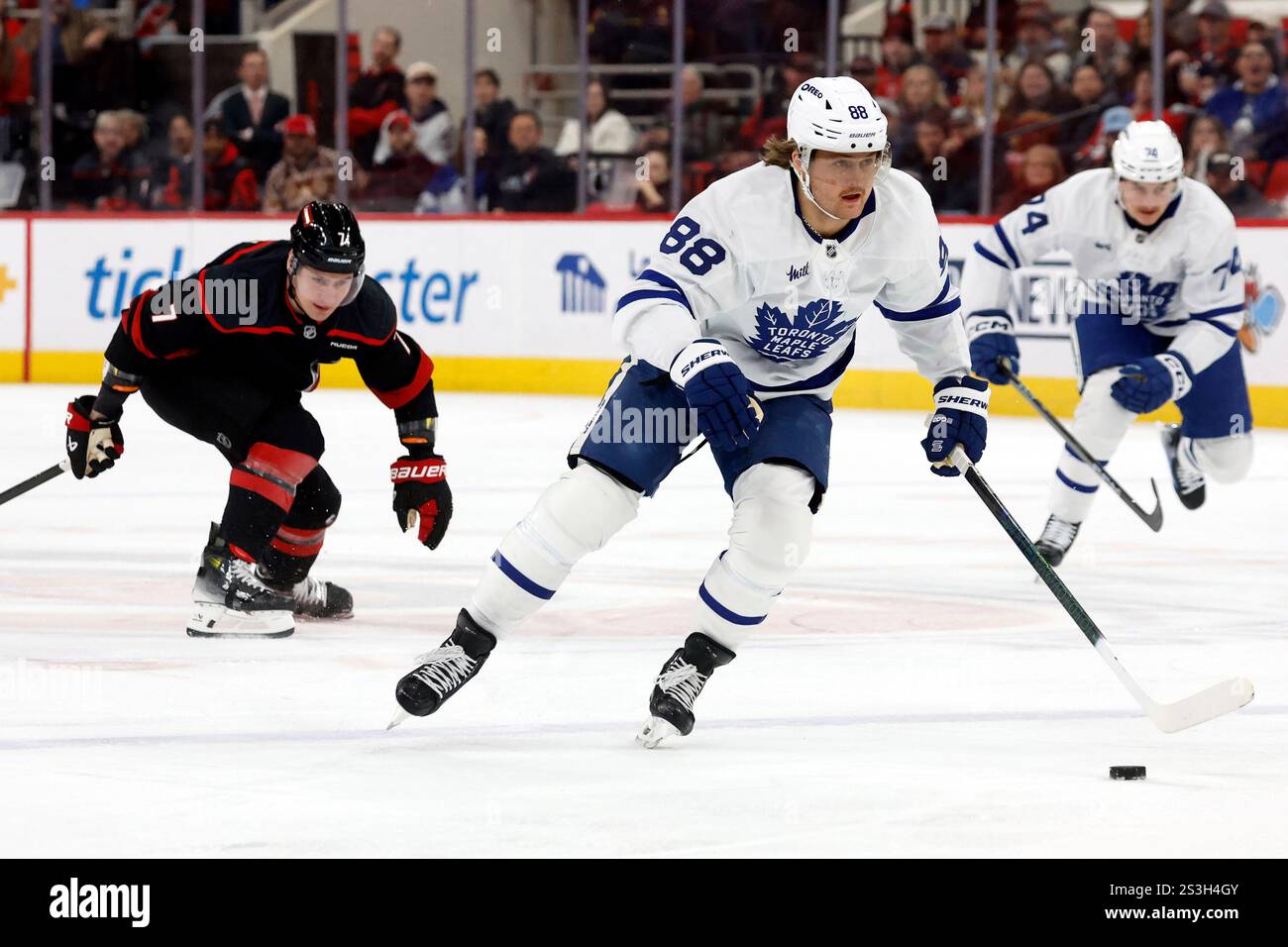 Toronto Maple Leafs' William Nylander (88) controls the puck after ...