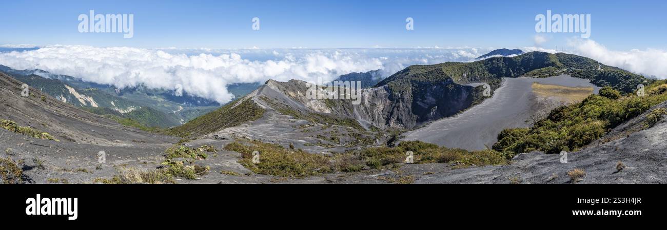 Crater of Irazu Volcano, Irazu Volcano National Park, Parque Nacional ...