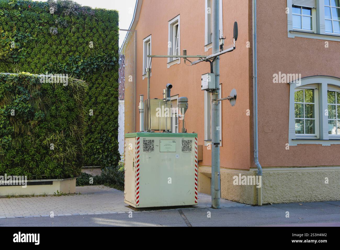 Lederstrasse air monitoring station, air quality measurement, exhaust ...