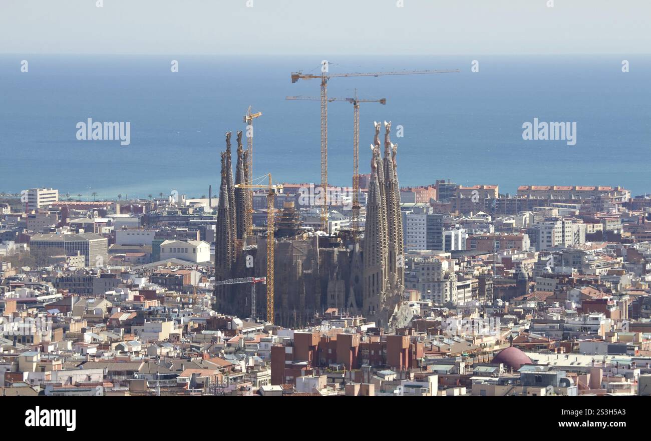 Cityscape of Barcelona with Sagrada Familia, Barcelona, Spain Barcelona ...