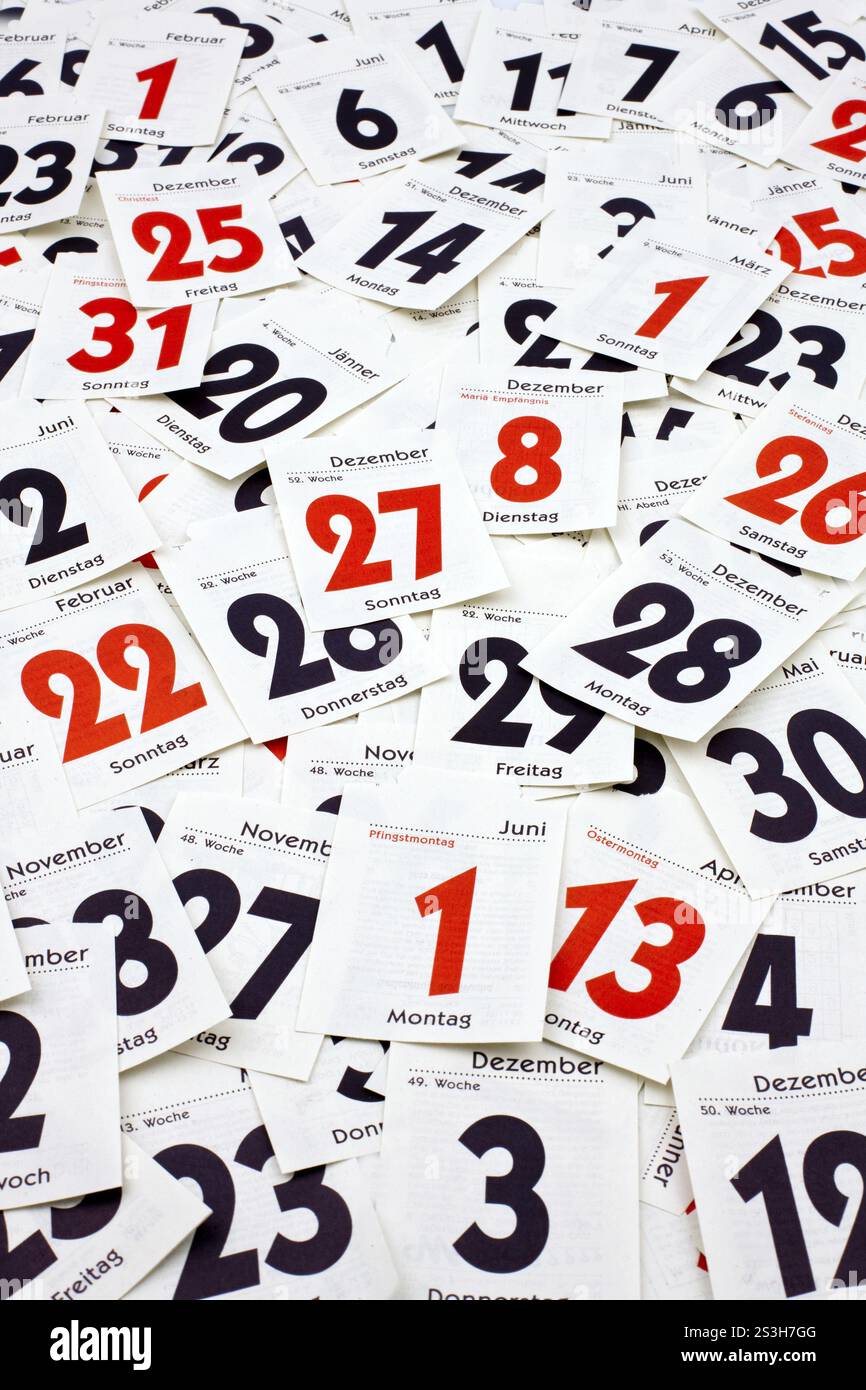 Individual sheets of a daily calendar Stock Photo - Alamy