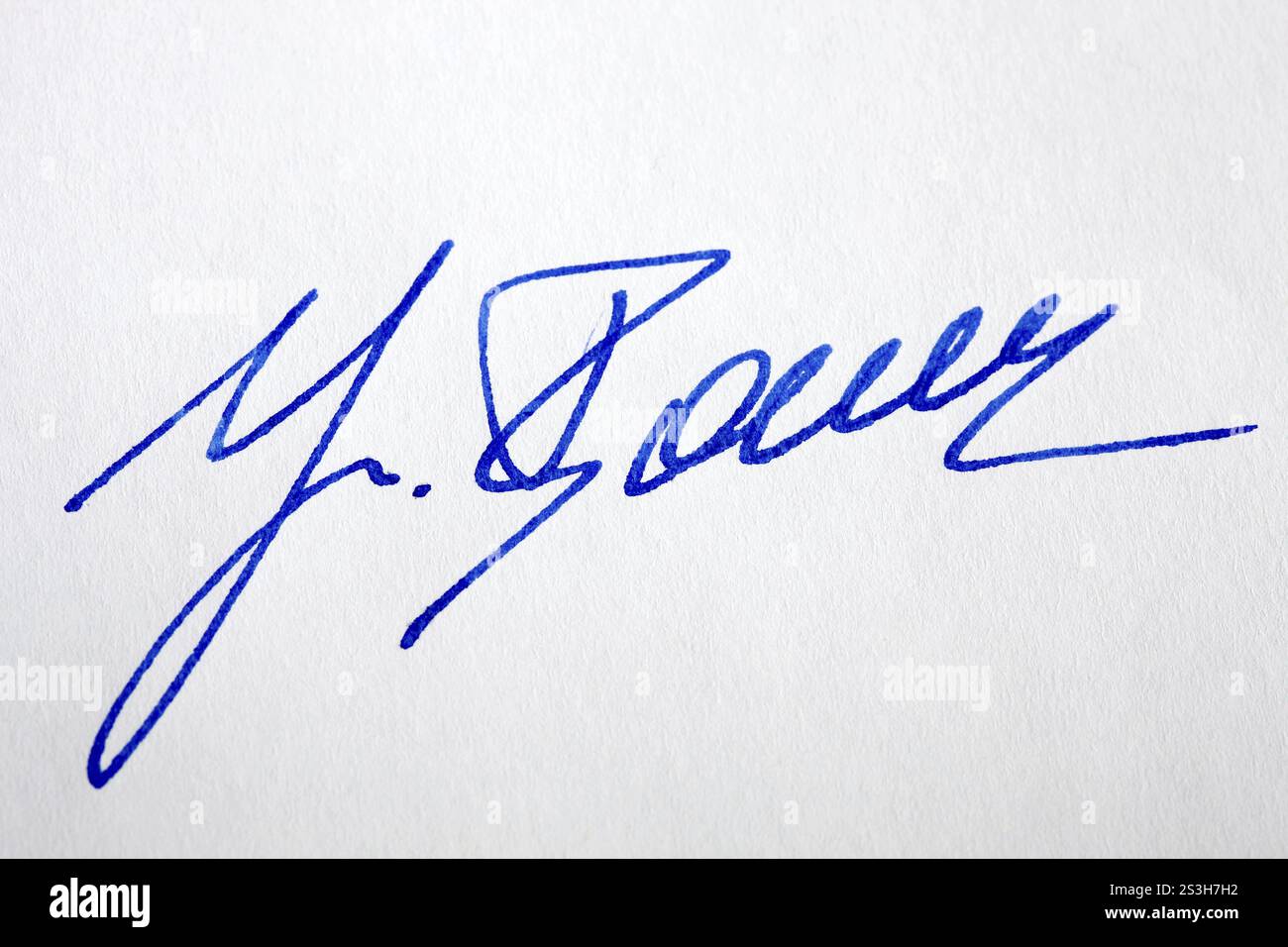 Handwritten signature with fountain pen under a letter Stock Photo - Alamy