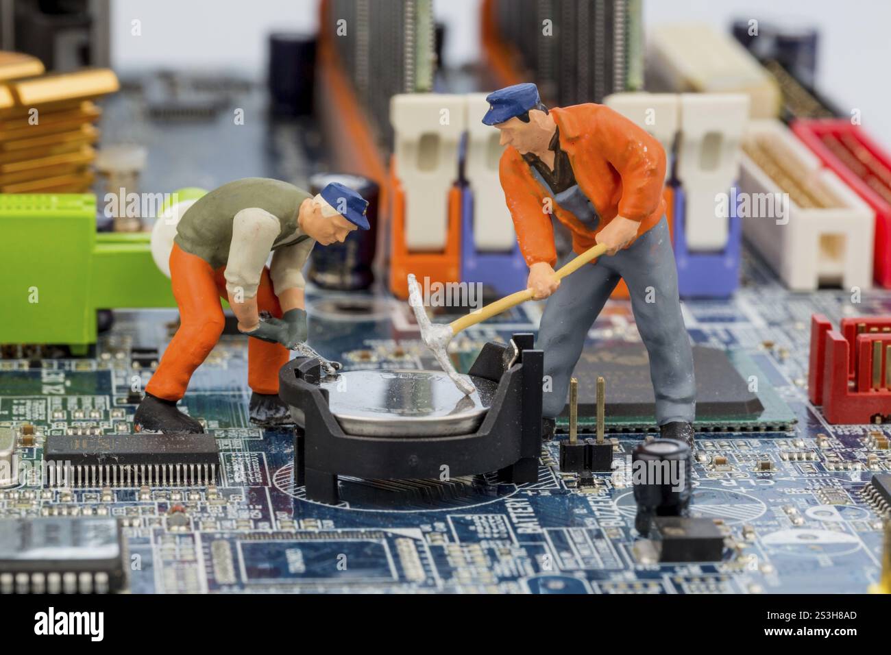 Computer board and worker, symbol photo for computer, malfunction ...