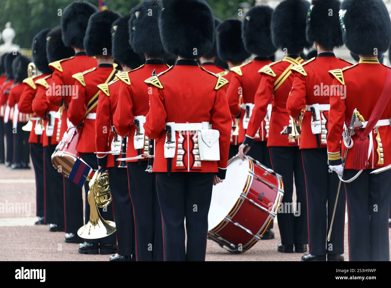 Queen's Guard, Changing the Guard, Changing of the Guard in front of ...