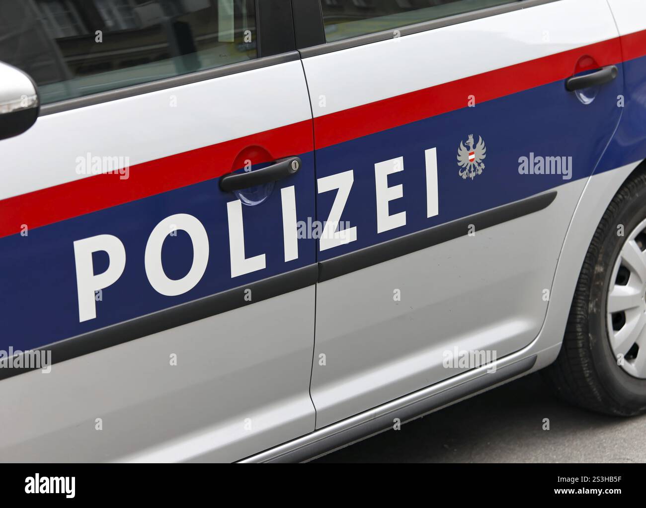 Police car austrian police police hi-res stock photography and images ...