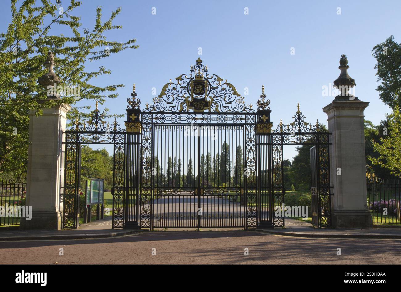 Entrance gate of Regent's Park, London, England London, England Stock ...