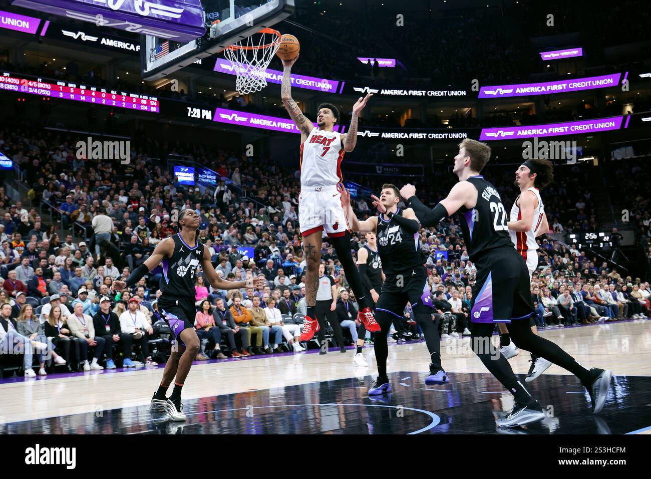 Miami Heat center Kel'el Ware (7) lays up the ball against the Utah ...