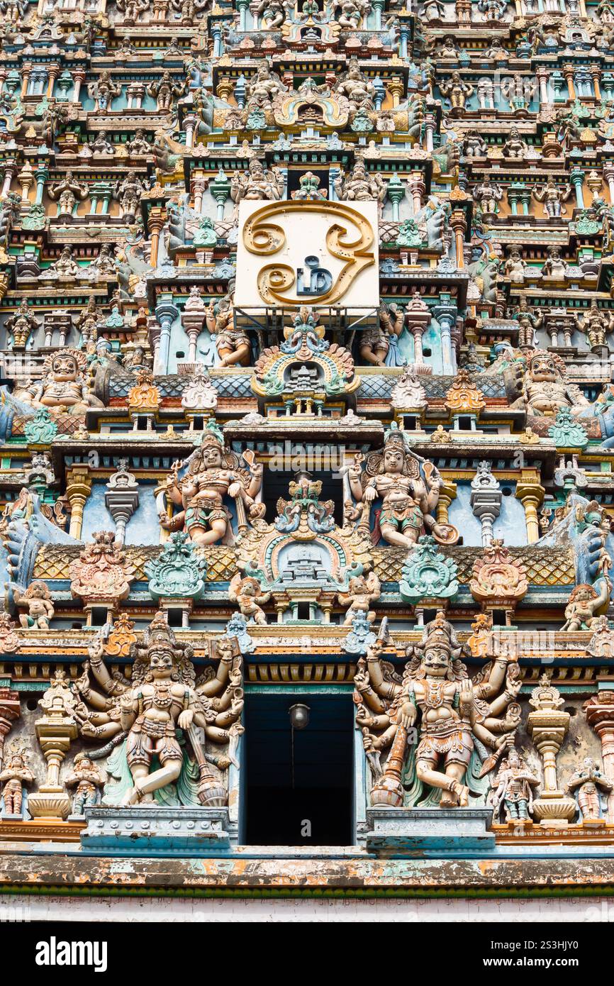 Beautiful Carvings of Hindu Deities on the Main Gopuram of Meenakshi ...