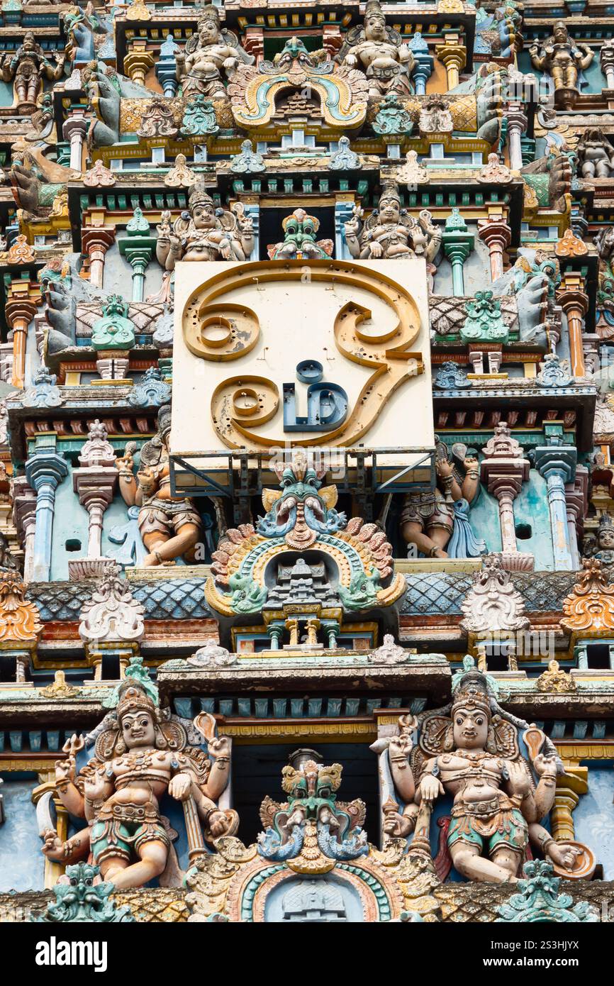 Beautiful Carvings of Hindu Deities on the Main Gopuram of Meenakshi ...
