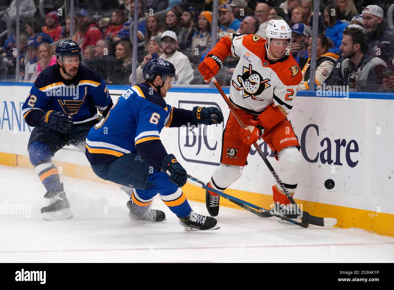 Anaheim Ducks' Isac Lundestrom (21) chases after a loose puck as St ...