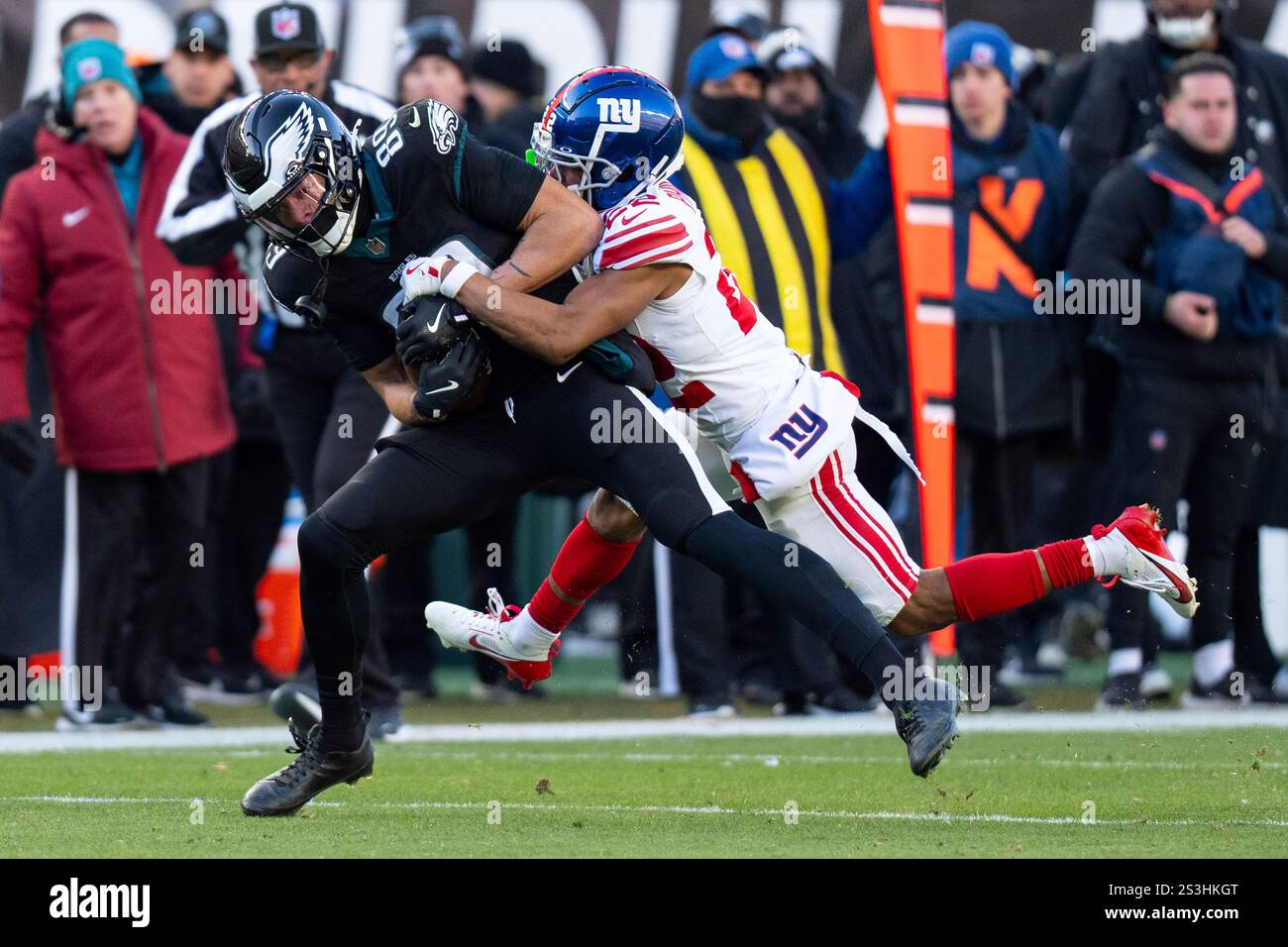 Philadelphia Eagle wide receiver Johnny Wilson (89) with the catch ...