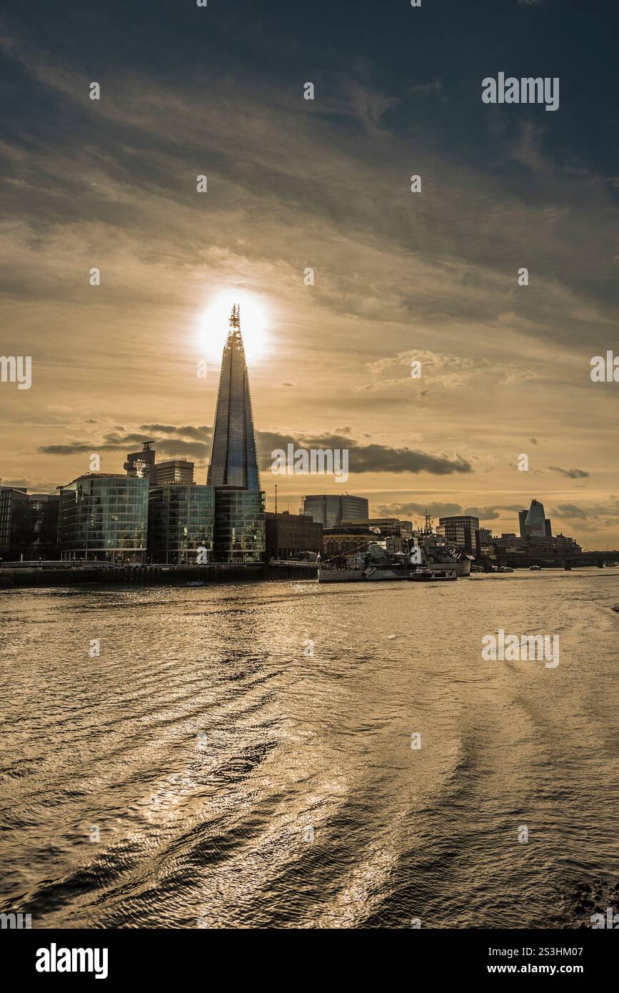 The sun behind The Shard Stock Photo - Alamy