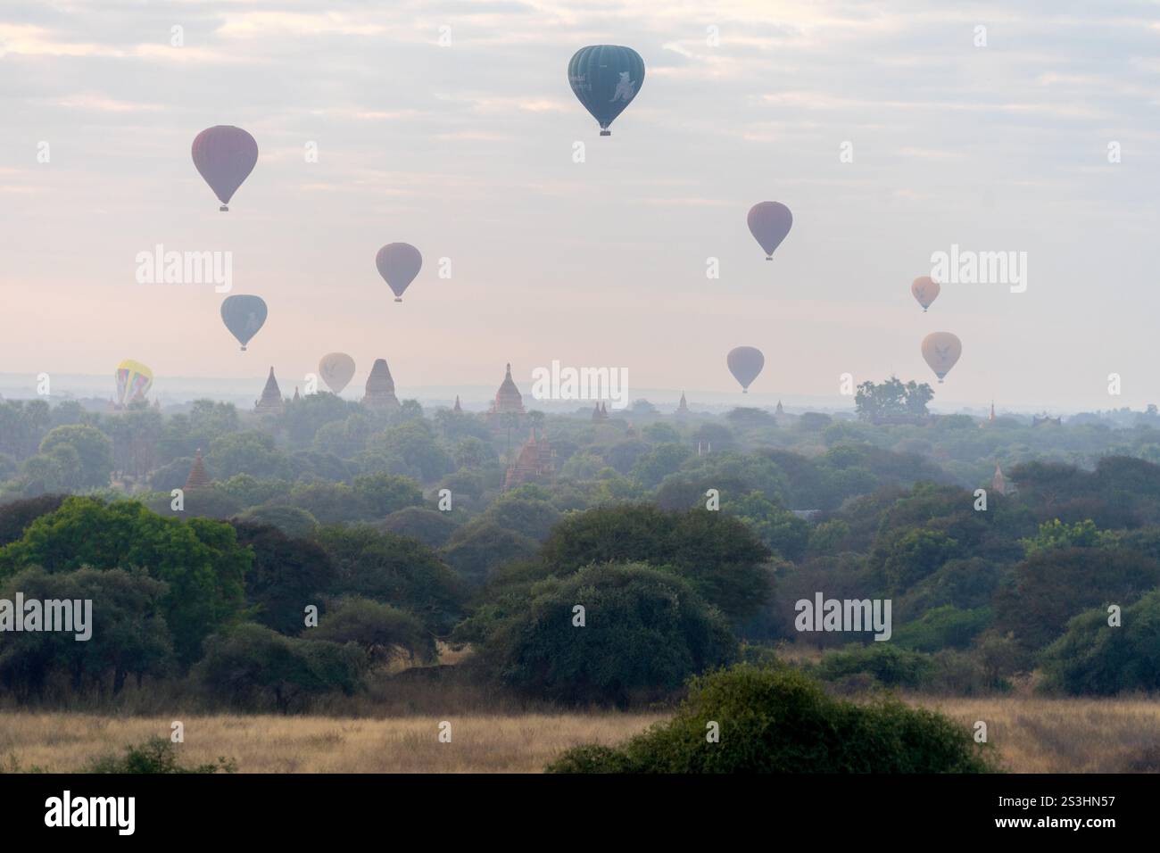 Bagan temples pagodas view myanmar hi-res stock photography and images ...