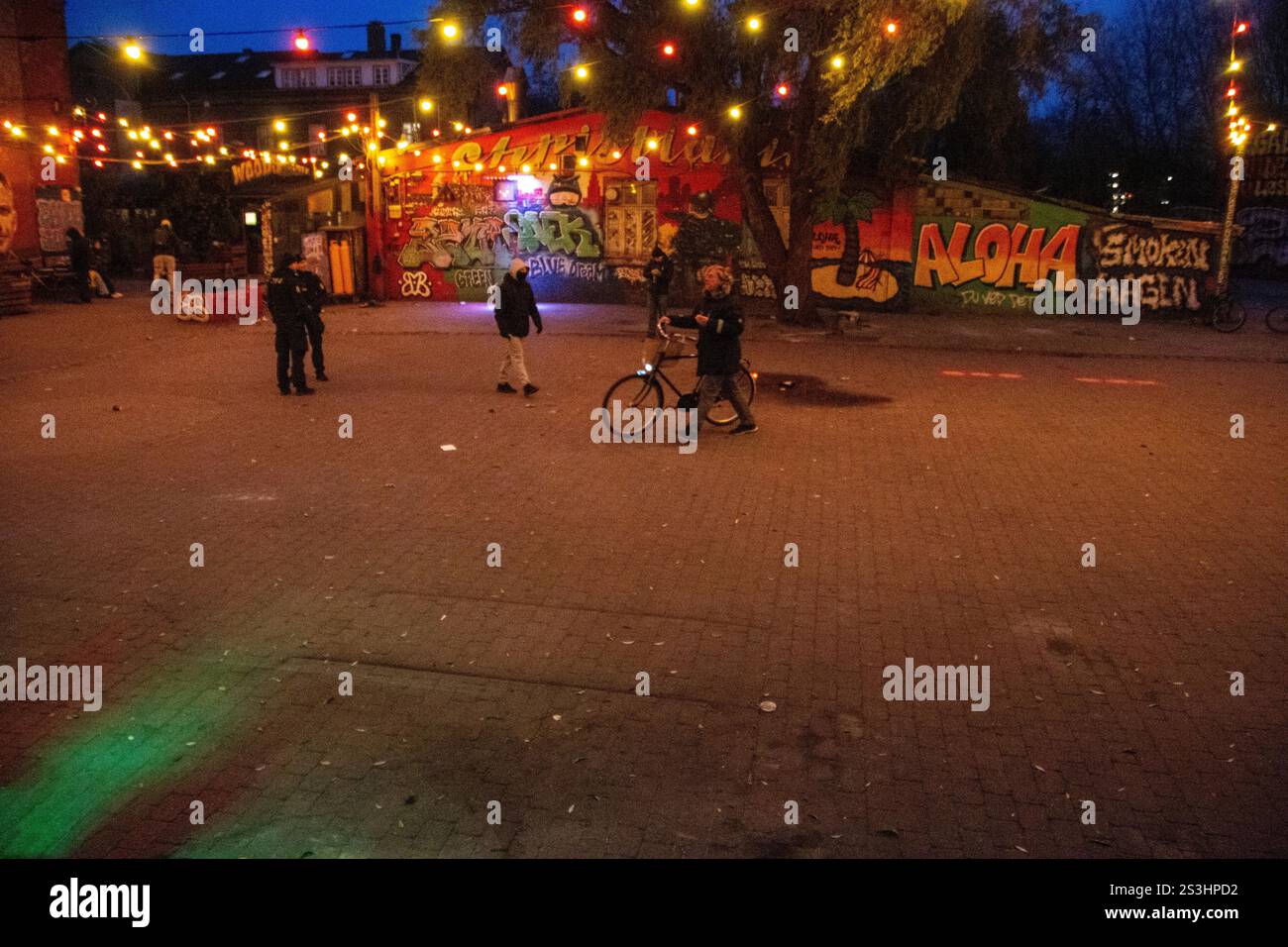 The Copenhagen police are patrolling Pusher Street with officers.Police ...