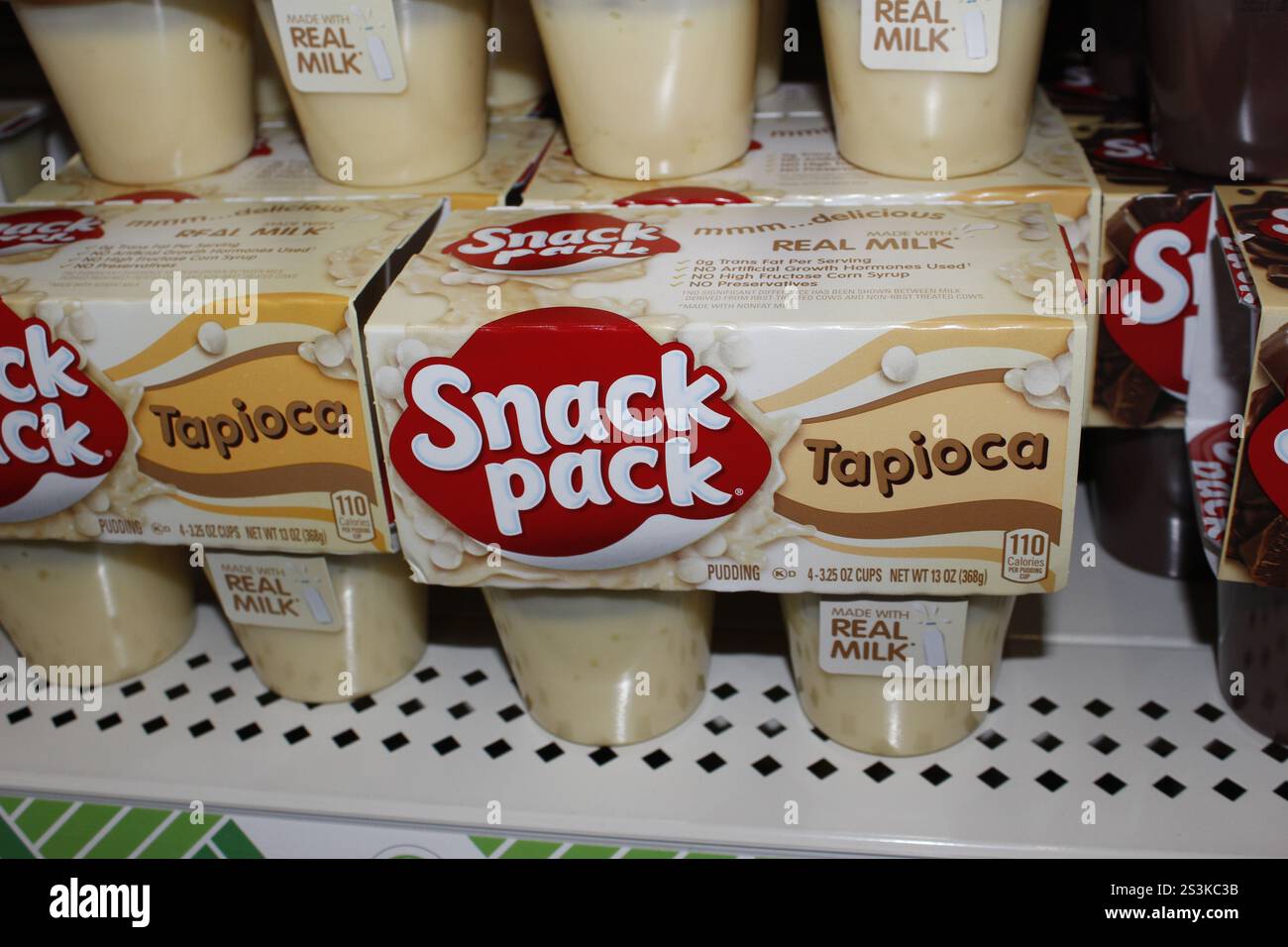 Snack Pack Tapioca shot closeup on a shelf Stock Photo - Alamy