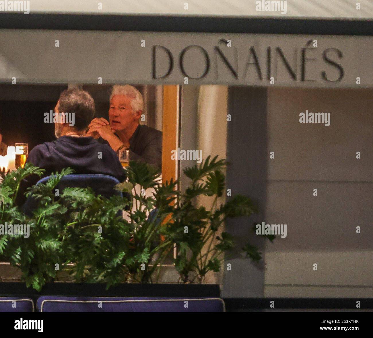 Richard Gere with Alejandra Silva, luxury spectators of Antonio ...