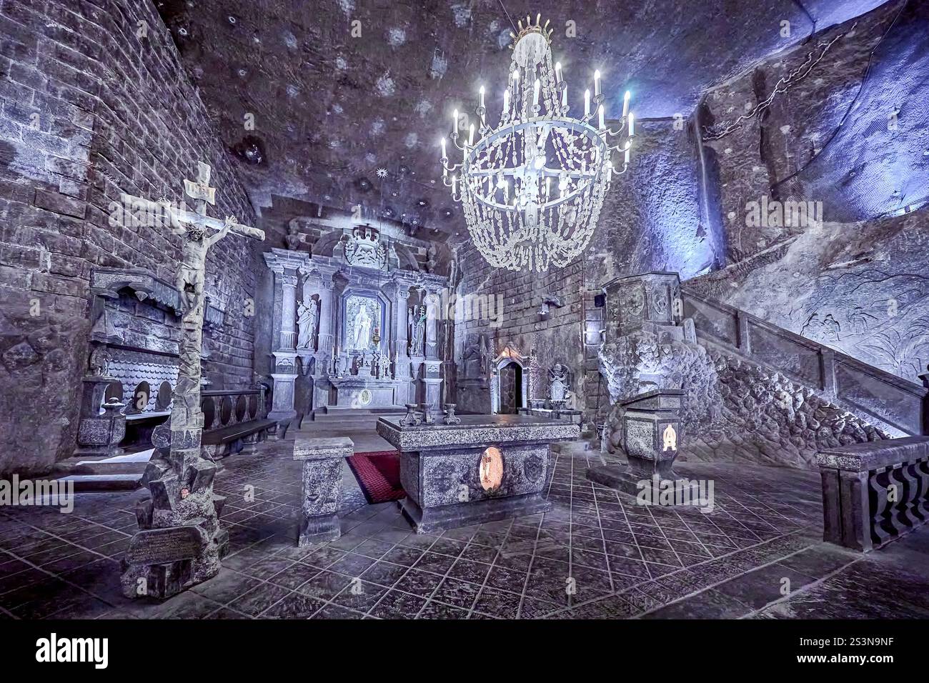Underground Chapel of Saint Kinga deep within the Wieliczke salt mine ...