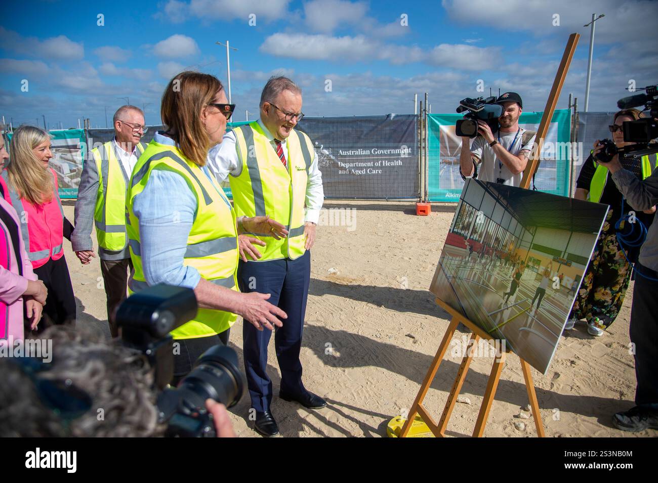 Perth, Australia. 10th Jan, 2025. Australian Prime Minister Anthony ...
