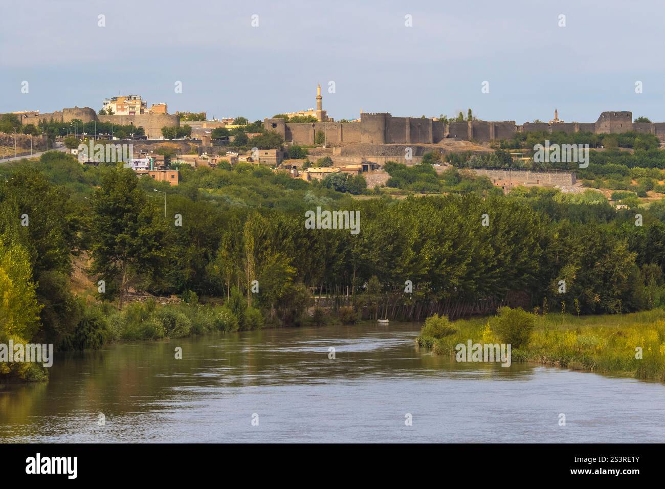 The Tigris River and Hevsel Gardens passing through Diyarbakır Tigris ...