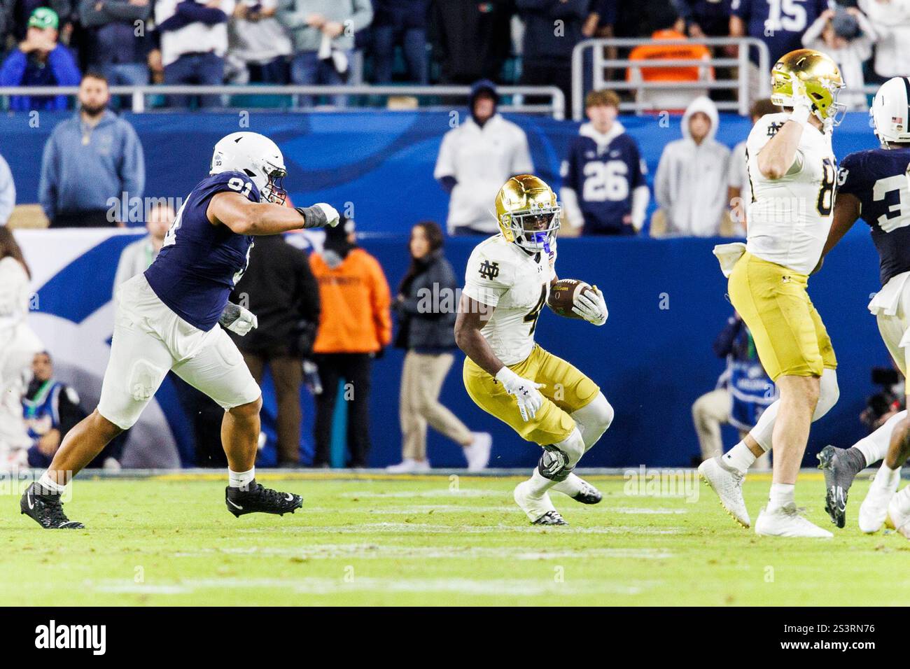 Miami Gardens, Florida, USA. 09th Jan, 2025. Notre Dame running back Jeremiyah Love (4) runs ...