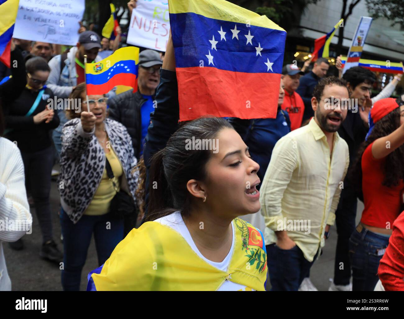 Venezuelans Protest Against Arrest of Maria Corina Machado Venezuelan ...