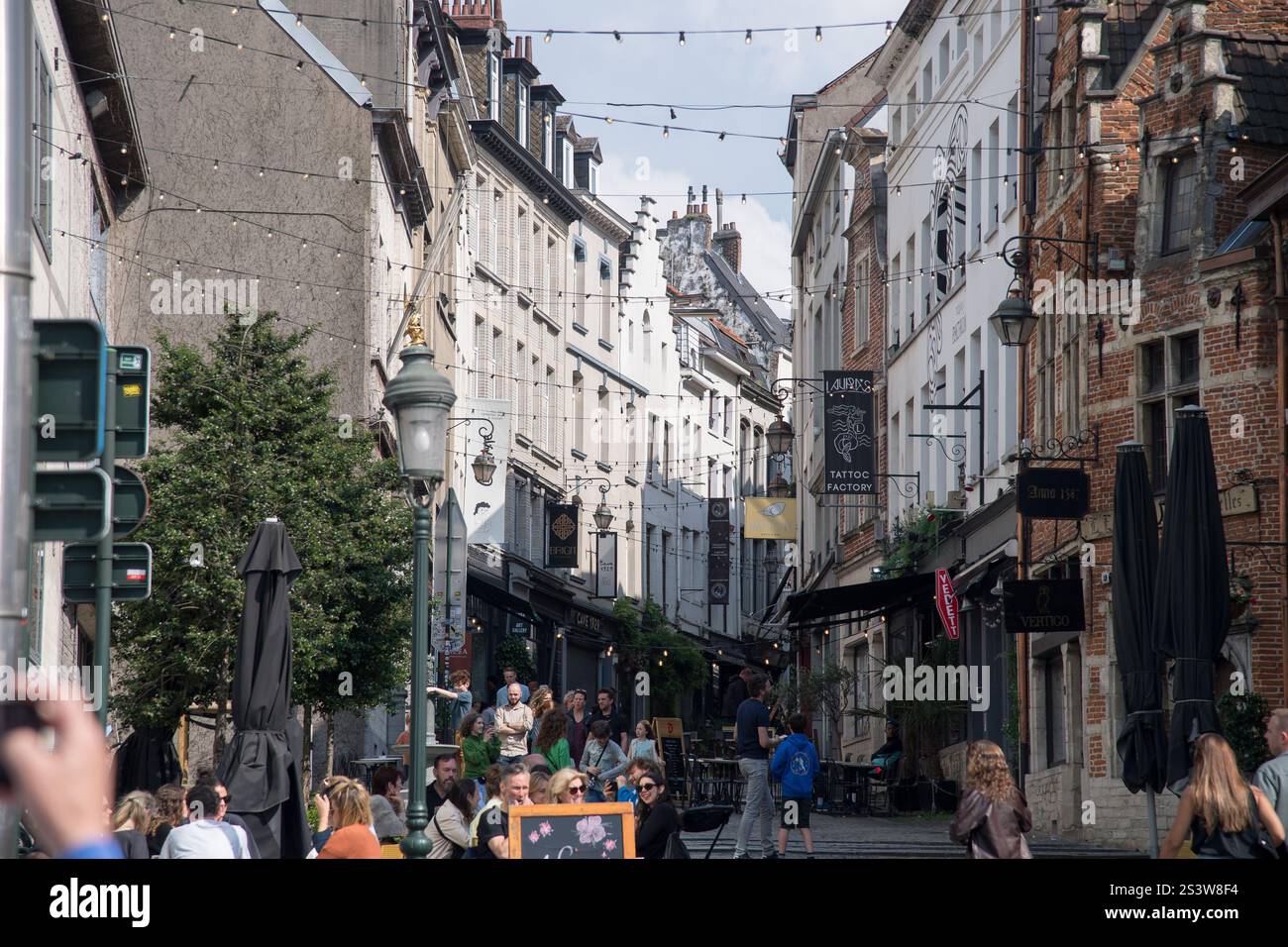 Marolles / Marollen in historic centre of Brussels, Belgium© Wojciech ...