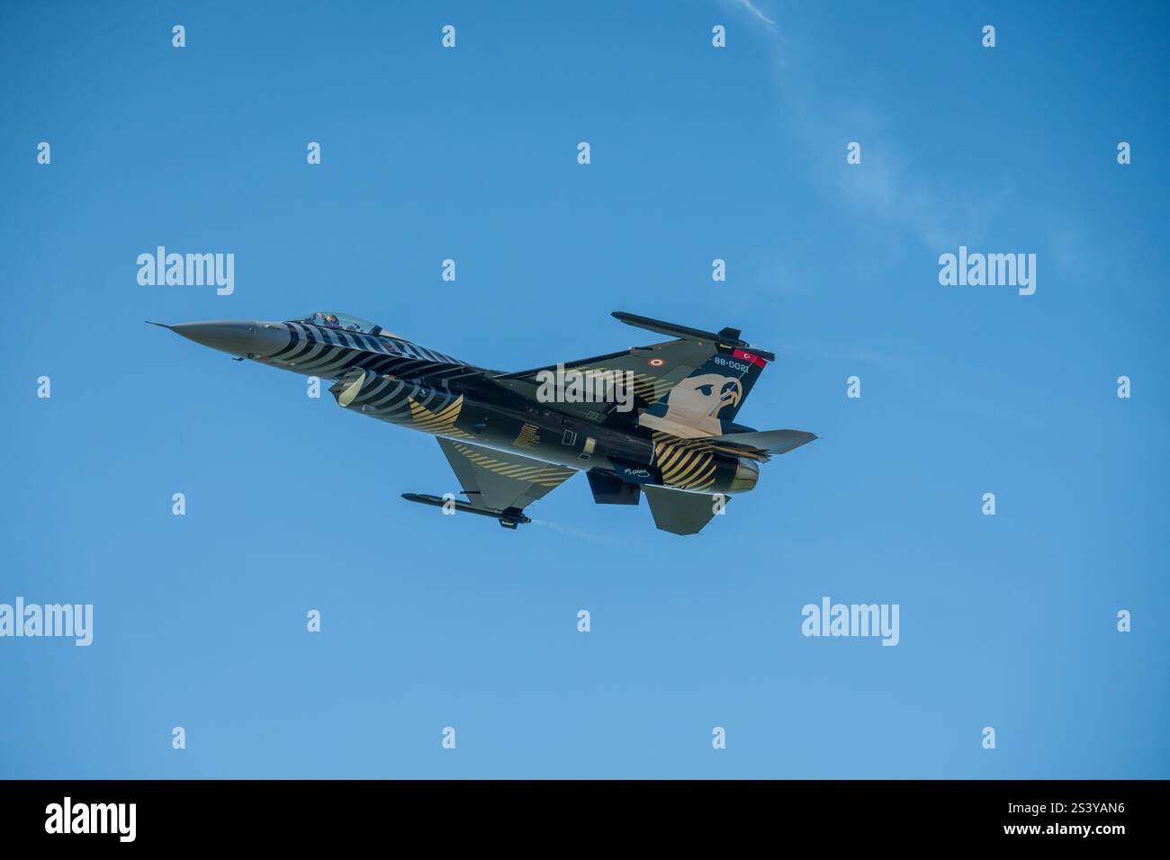 Turkish F-16 Fighter Jet Soars in Spectacular Air Show Stock Photo - Alamy