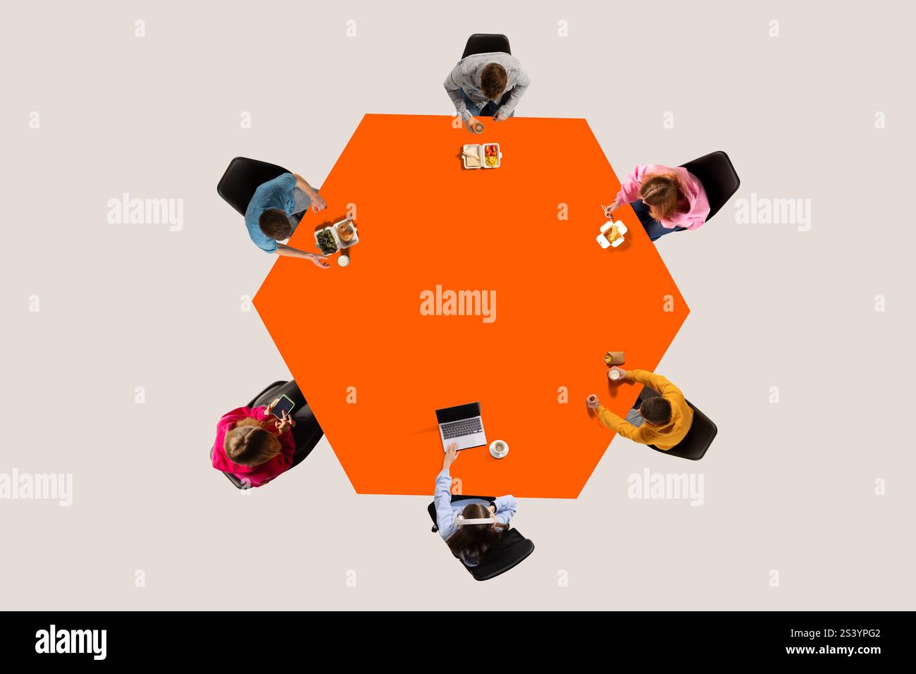 Six people conversation hi-res stock photography and images - Alamy