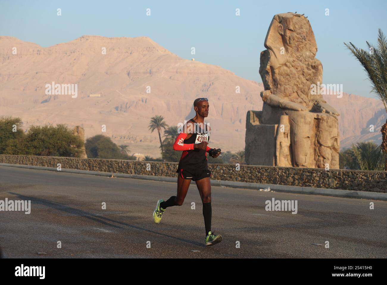 Luxor, Egypt. 10th Jan, 2025. A contestant runs during the Egyptian ...