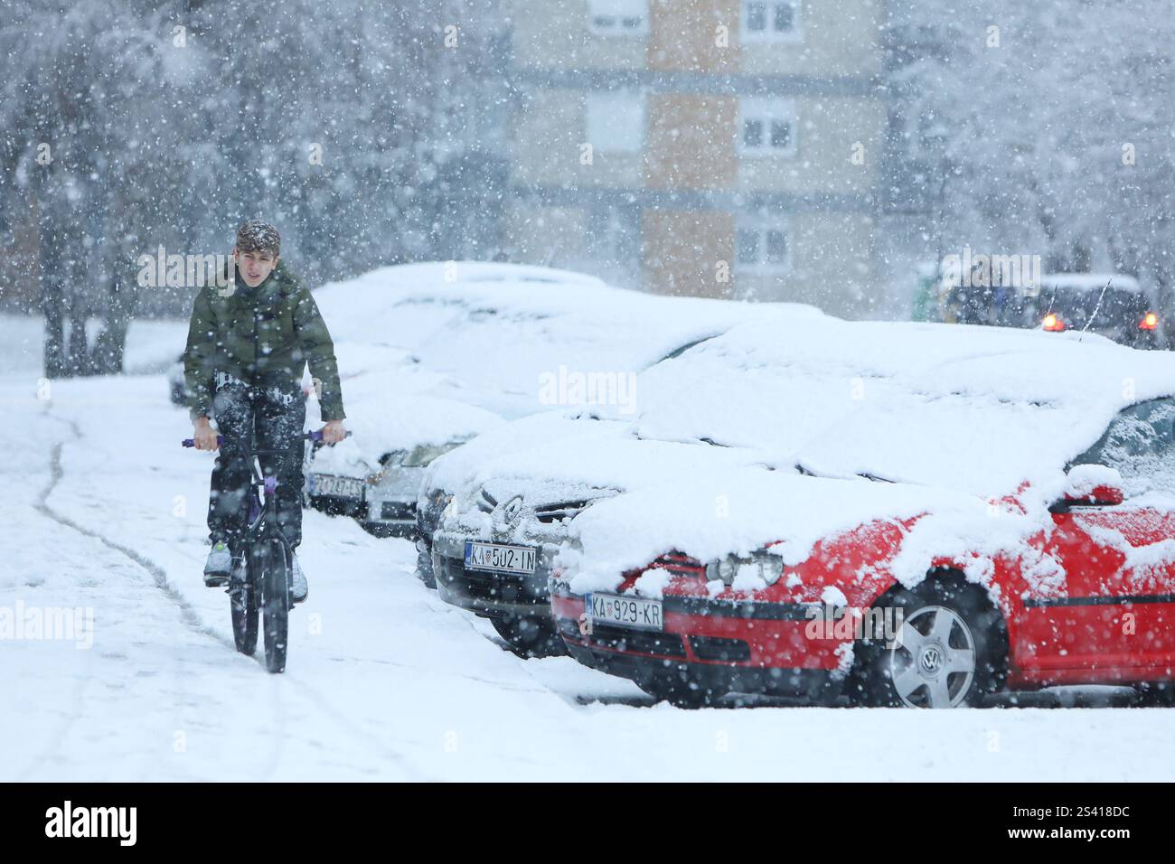 Karlovac, Croatia. 10th Jan, 2025. Heavy snow has been falling since ...