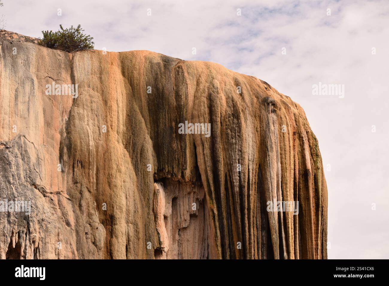 Hierve el agua, Oaxaca. Petrified Waterfall Cliffside Stock Photo - Alamy