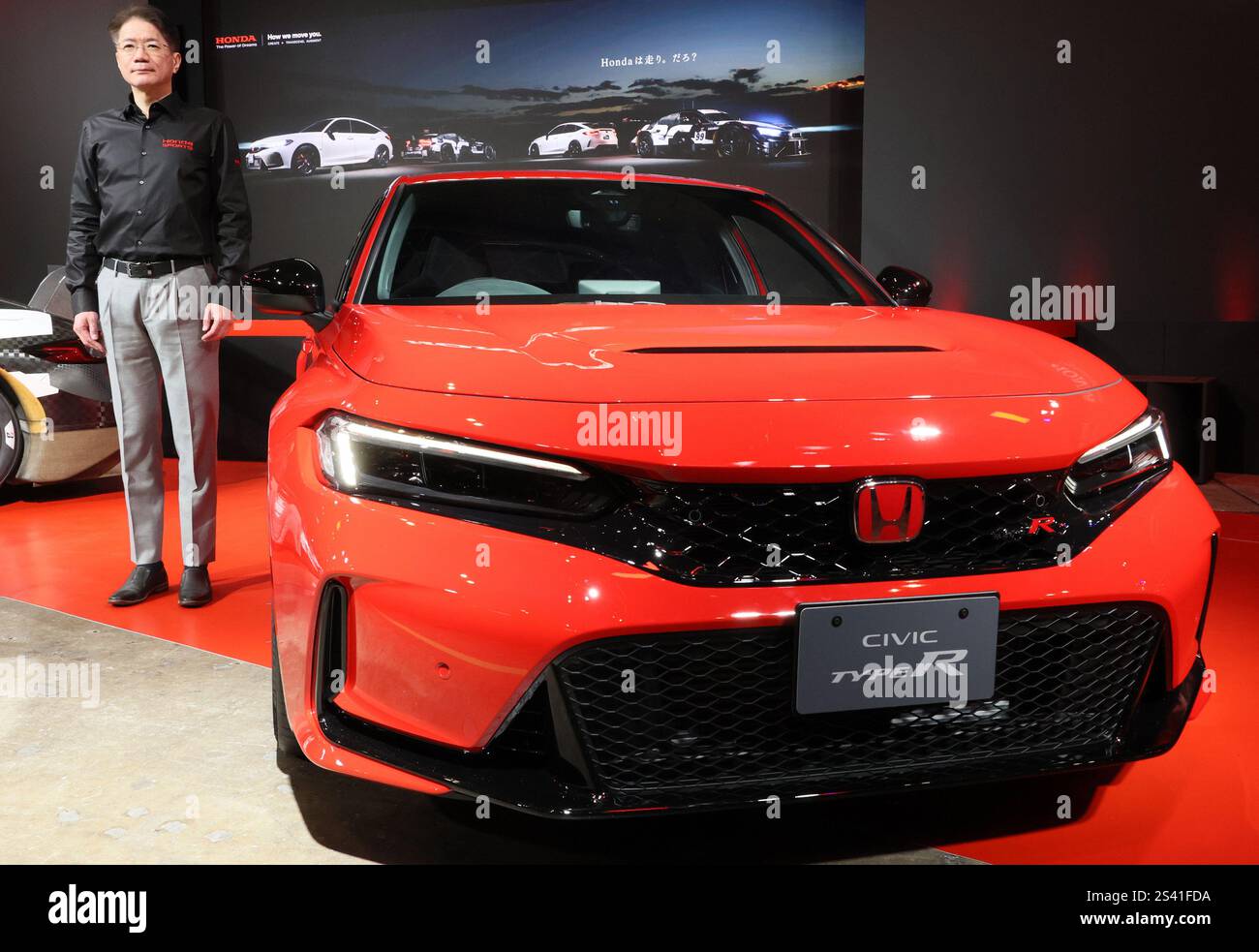 Chiba, Japan. 10th Jan, 2025. Japan's automaker Honda Motor displays the new "Civic Type R ...