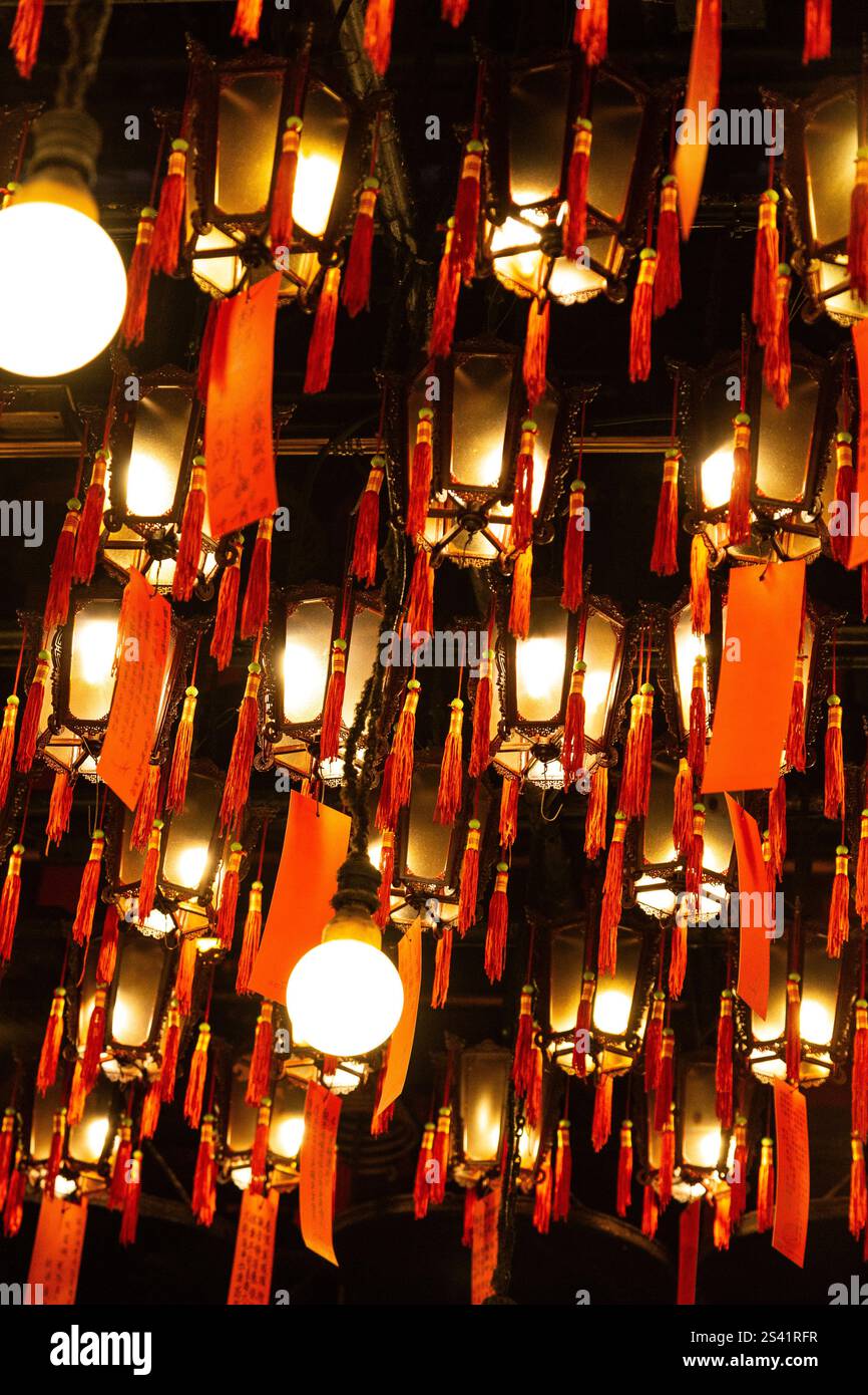 Man mo temple fu hi-res stock photography and images - Alamy