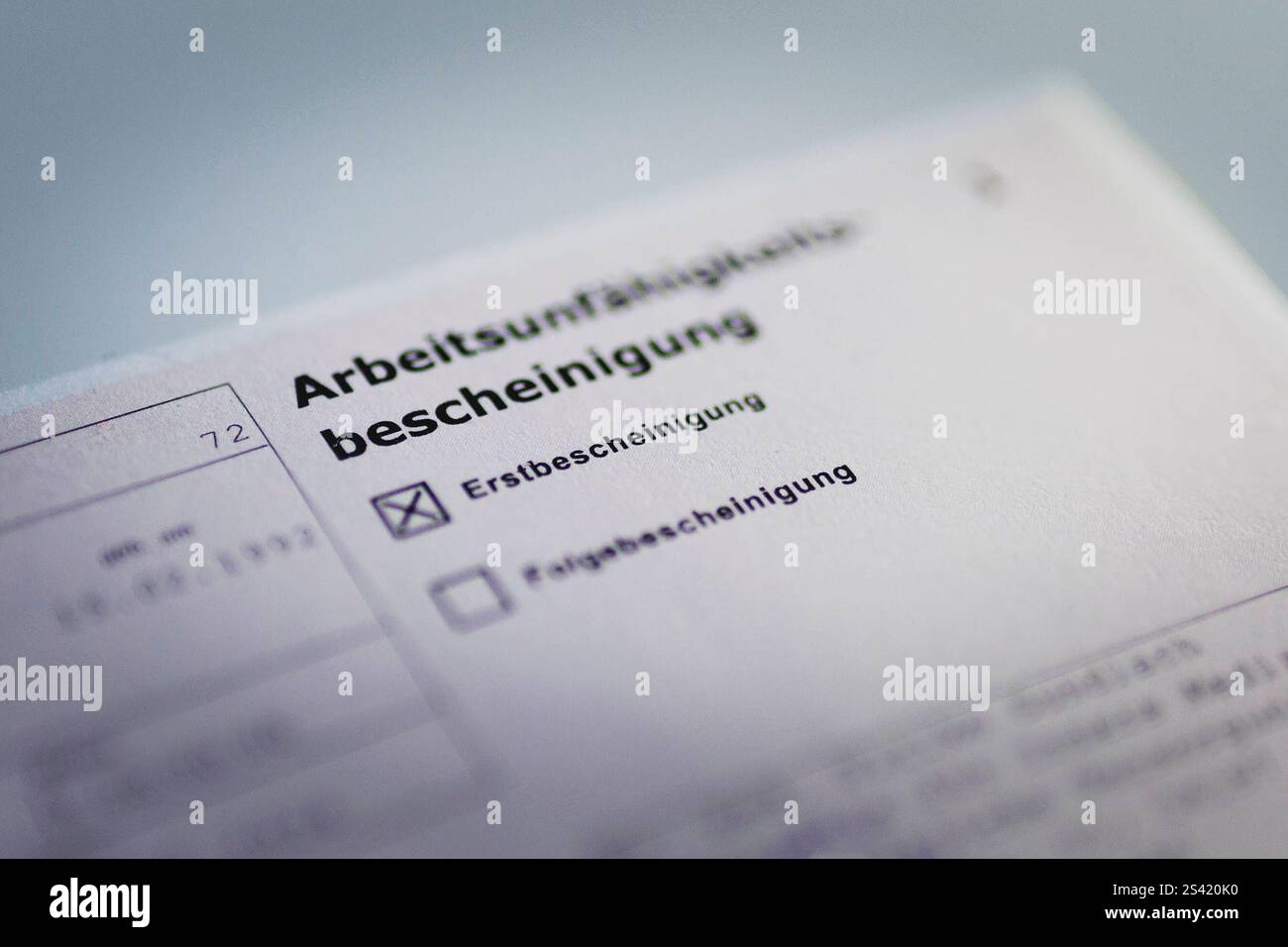 Eine Erstbescheinigung der Arbeitsunfaehigkeitsbescheinigung ...