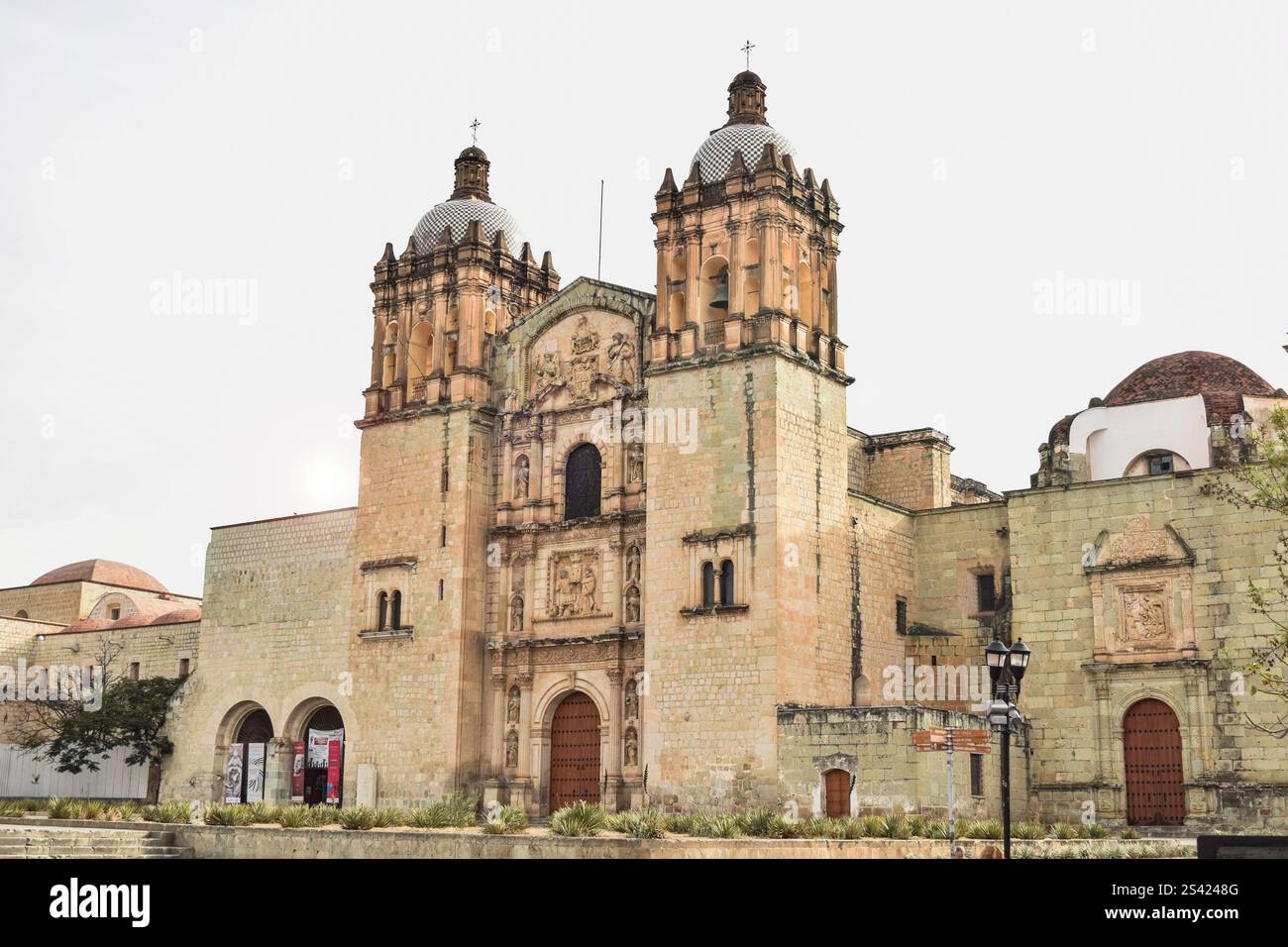 Oaxaca City. Convent and Temple of Santo Domingo Stock Photo - Alamy