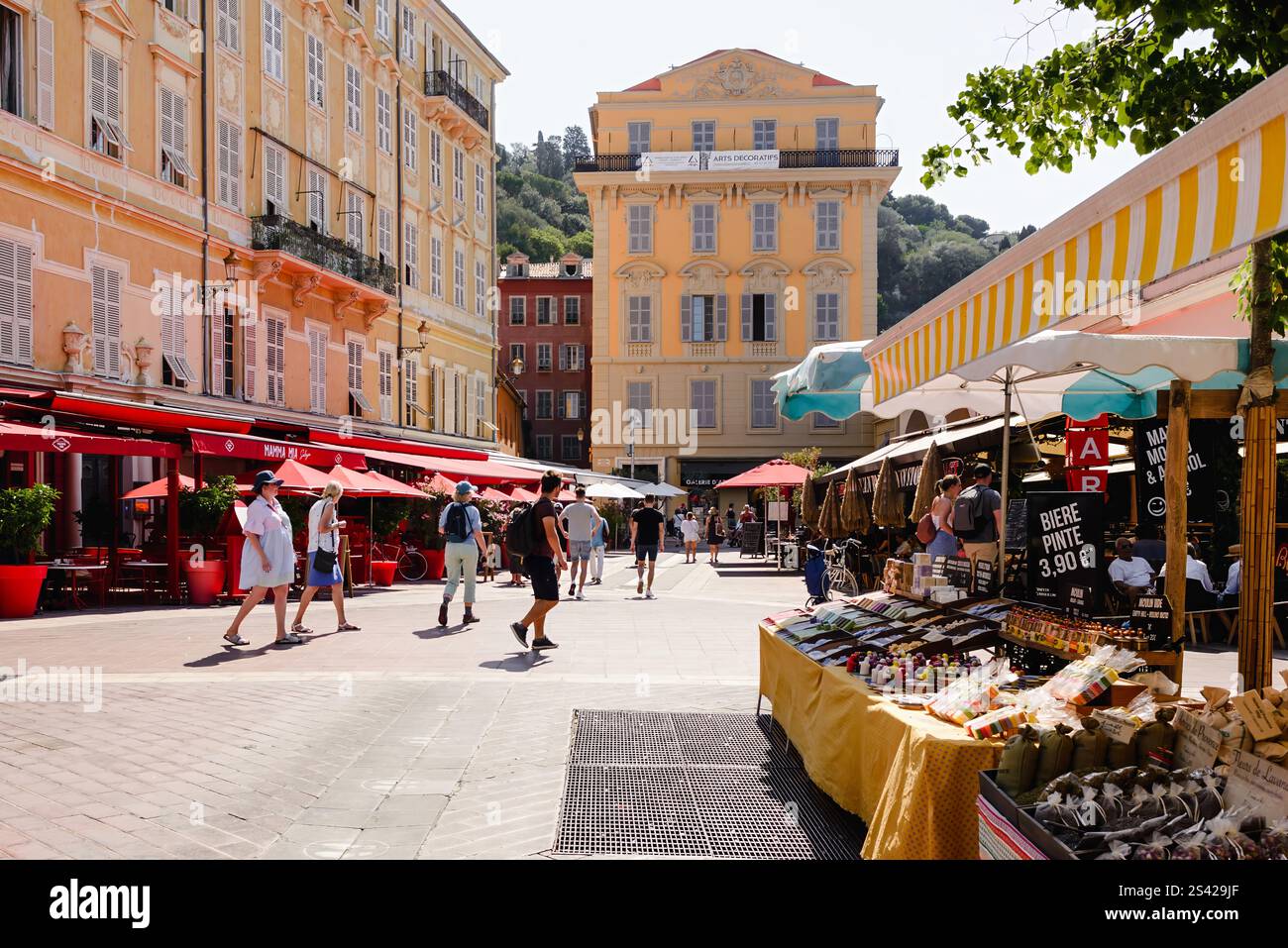 Market in european town hi-res stock photography and images - Alamy