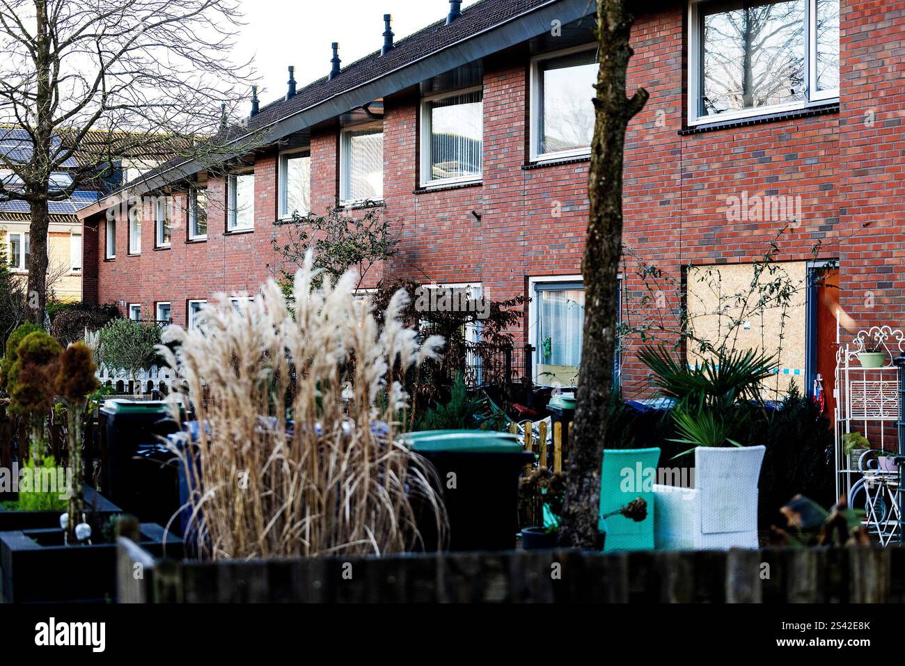 ALMERE - 10/01/2025, Homes in the John Raedeckerstraat in Almere. An ...
