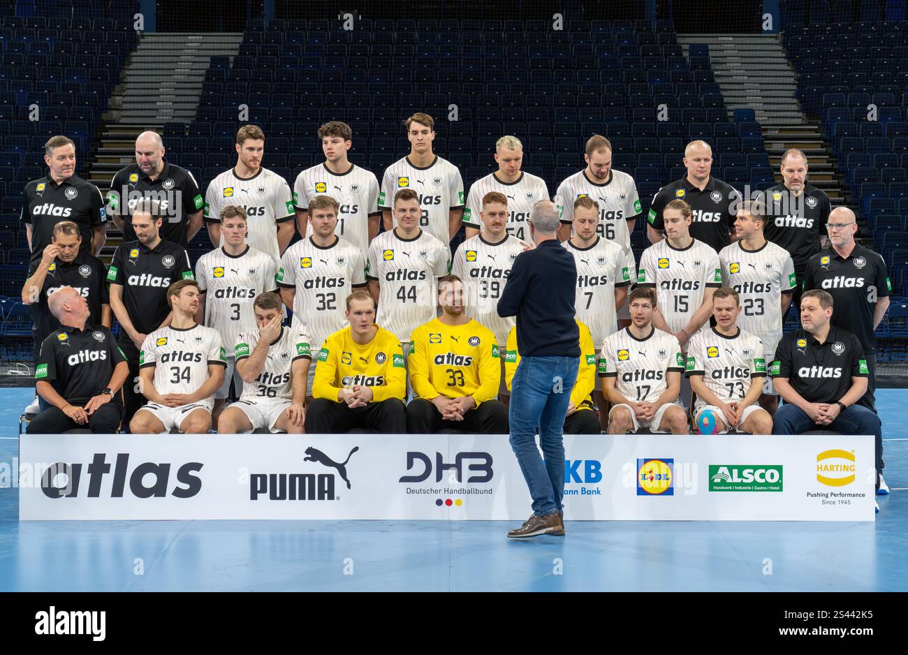 Hamburg, Germany. 10th Jan, 2025. Handball: DHB team media day before ...